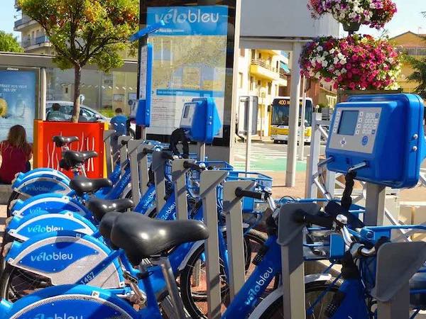 How to hire a Vélo Bleu on the French Riviera - Living on the Côte d’Azur