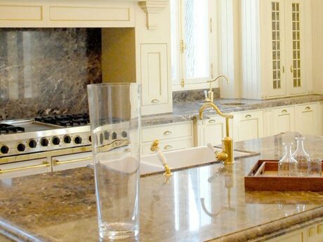 New apartment on the French Riviera? All you need to buy is a kitchen ...