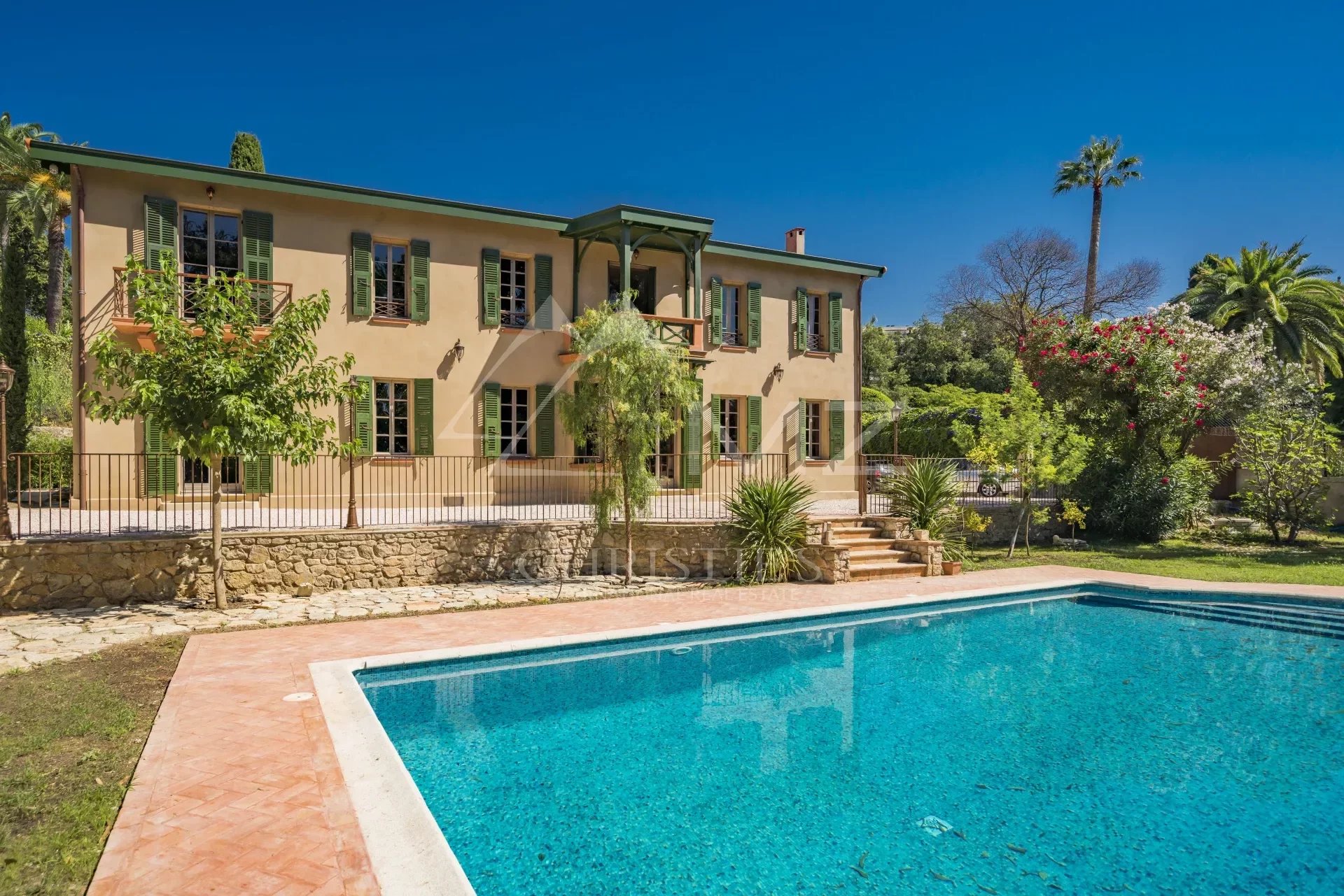 Cannes - gesloten domein - prachtige historische villa - Living on the ...